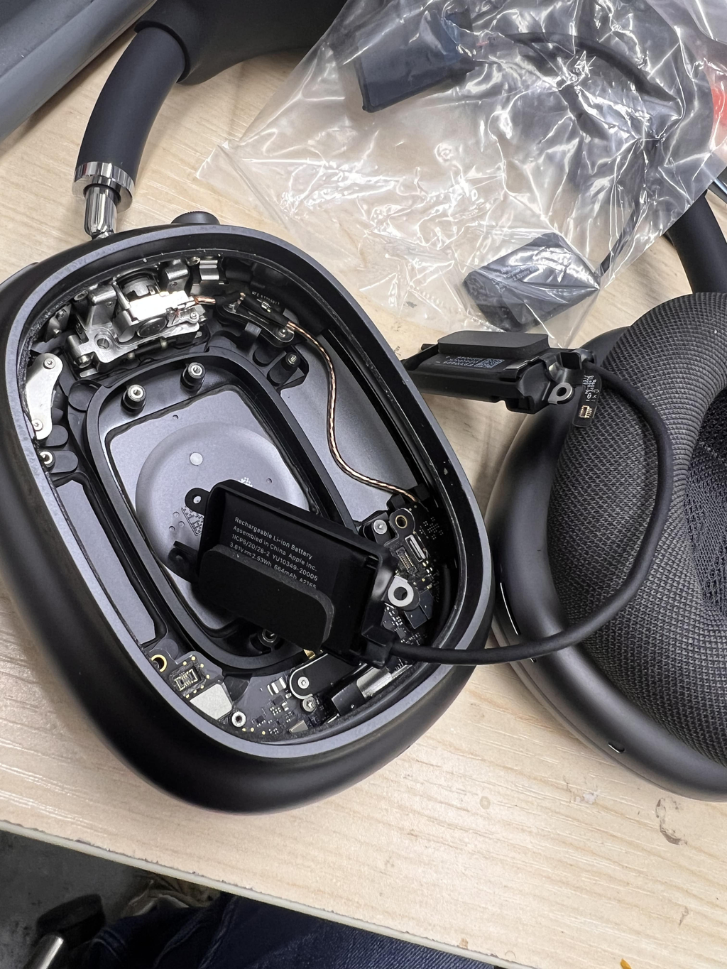 Earphones battery replacement